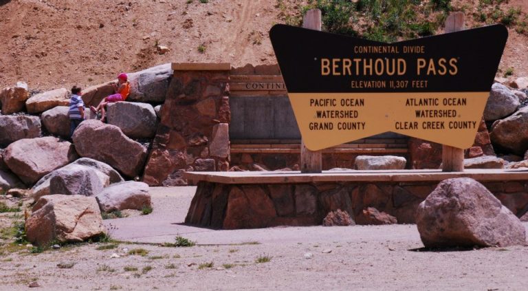 Berthoud Pass Along the Continental Divide – Arapaho National Forest ...