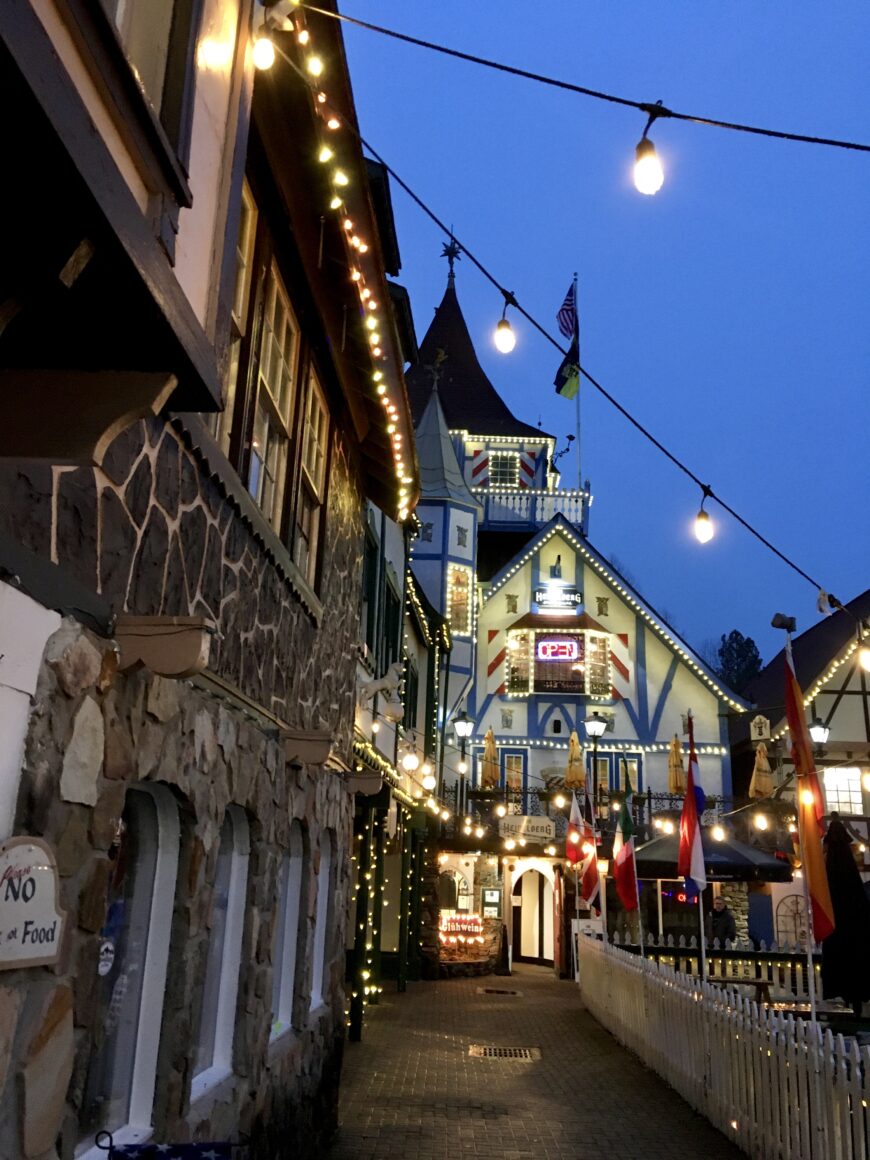 A Stroll Through Downtown Helen – Helen, Georgia – 02/12/2021 – SPG ...