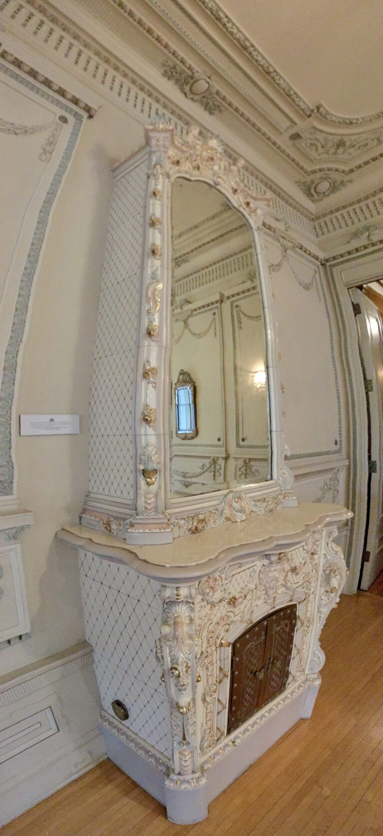 Inside the Turnblad Mansion at the American Swedish Institute ...