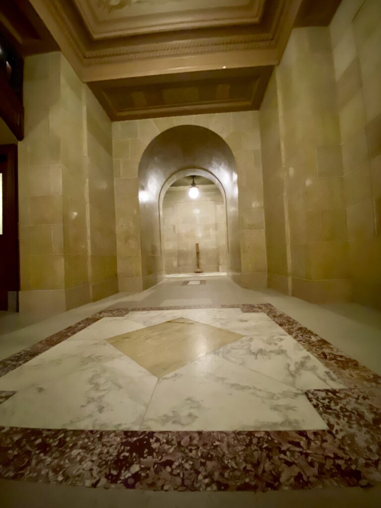 Exploring the Interior of the Wisconsin State Capitol Building ...